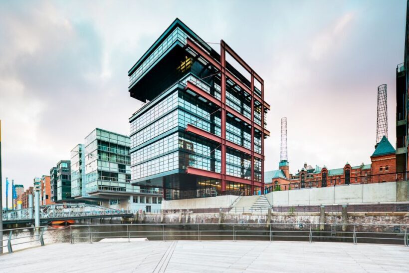 Hamburg: Speicherstadt and HafenCity Tour - Key Points