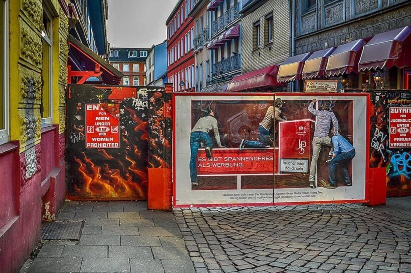 Hamburg - St. Pauli coffee klatch with ex dominatrix - perfect in rainy weather - Key Points