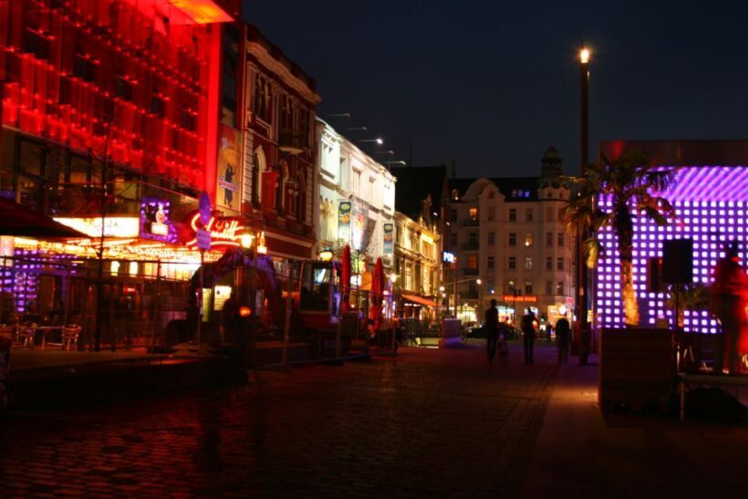 Hamburg St Pauli: Red Light District Walking Tour - Highlights of the Tour