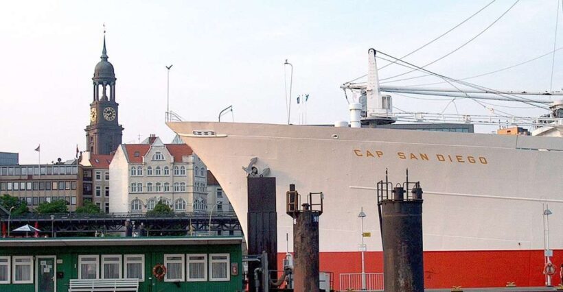 Hamburg: Traditional Harbor Tour with Commentary - An In-Depth Look at the Hamburg Harbor Tour