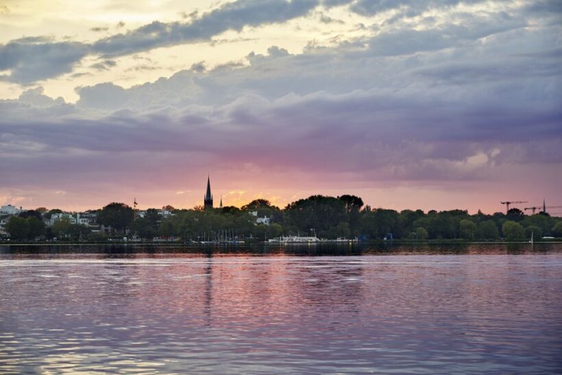 Hamburg: Twilight cruise - The Sum Up: Is the Hamburg Twilight Cruise Worth It?