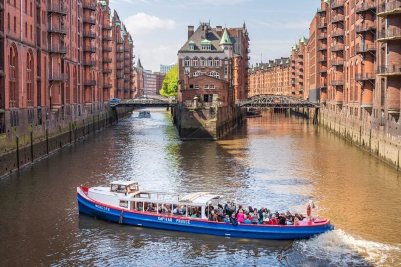 Hamburg: Ultimate Barge Tour with Live Commentary - Key Points