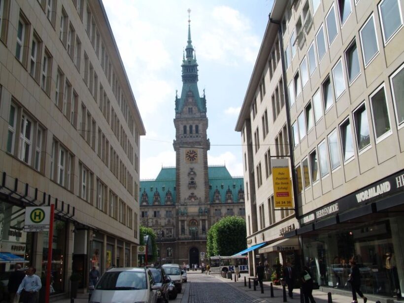 Hamburg: Walking Tour for School Groups - An In-Depth Look at the Hamburg School Group Walking Tours