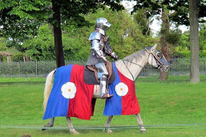 Hampton Court Palace & Garden Maze, Private Tour Admission with Audio Guides - The Convenience and Comfort of a Private Tour