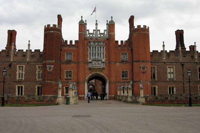 Hampton court palace private tour from London - Evaluating the Value and Cost