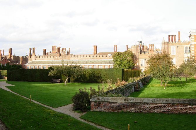 Hampton court palace private tour from London - In Summary