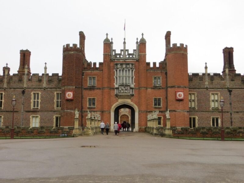 Hampton Court Palace Private Tour with Fast Track Pass - Introduction