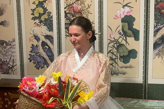 Hanbok Experience & Seasonal Half-Day Private Package Tour - What Travelers Say