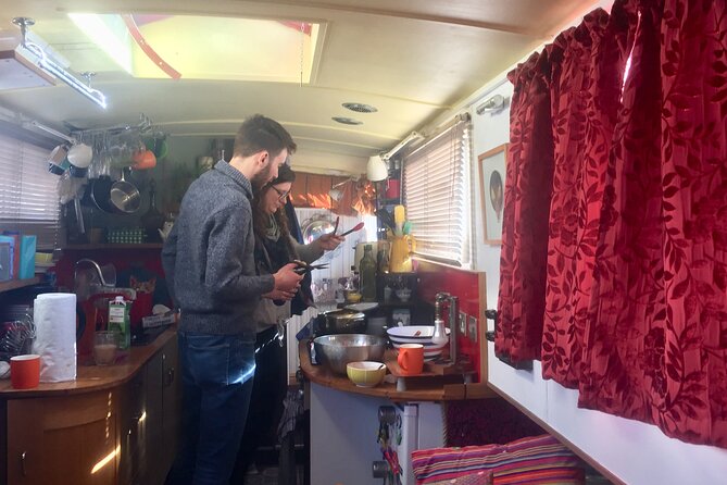 Hands-On Churros & Chocolate Class on a London Houseboat - Who Should Consider This Tour?