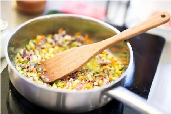 Hands on Deluxe Traditional 4-Course Dinner With Fresh Pasta - Meeting and End Points