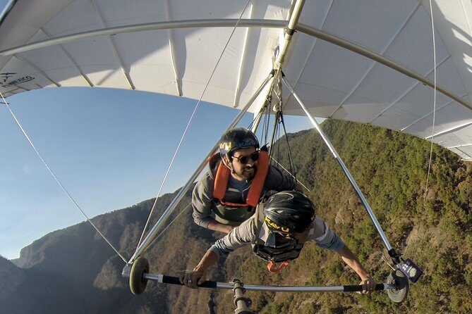Hang gliding in Valle de Bravo - The Details: Transportation, Duration, and Cost