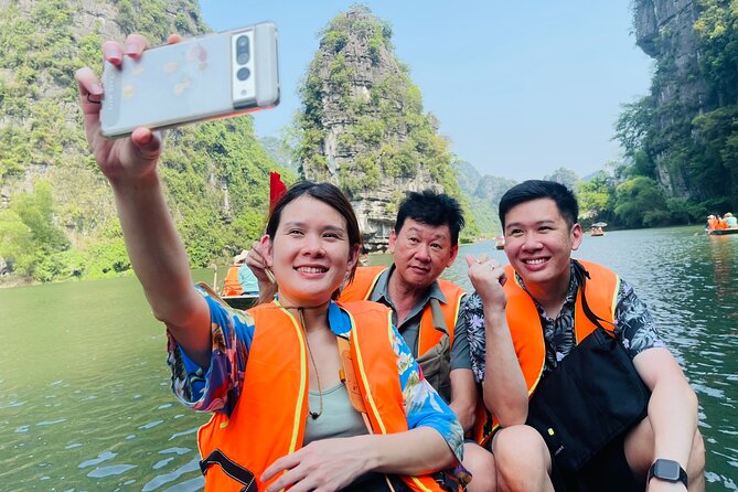Hang Mua - Hoa Lu - Tam Coc Small Group Tour 8 People a Group - FAQ