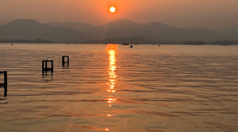 Hangzhou: Half Day Private Tour (West Lake Cruise Included) - The Experience of the Boat Cruise