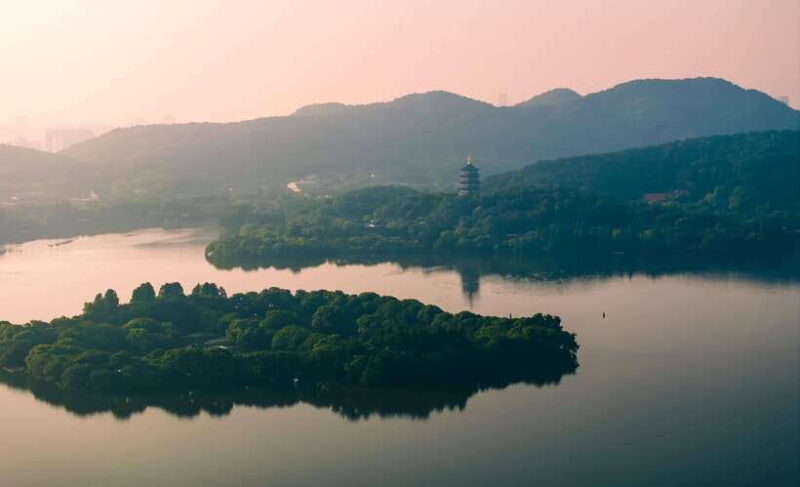 Hangzhou:Luxury West Lake Cruise+Santan Yinyue Island Ticket - Exploring West Lake by Luxury Boat