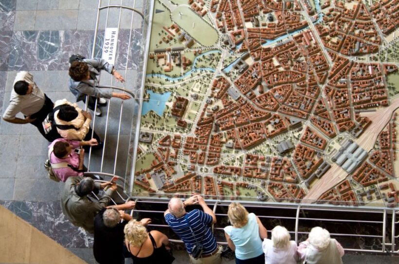 Hannover: New Town Hall exclusive Guided Walking Tour - Key Points