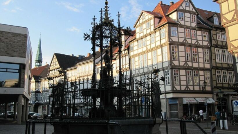 Hannover: Private Guided Walking Tour - Authentic Insights from Past Travelers