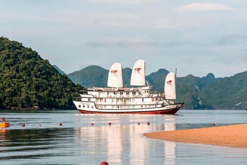 Hanoi: 3-Day Ninh Binh Tour, Ha Long, Bai Tu Long Bay Cruise - The Splendor of Bai Tu Long Bay