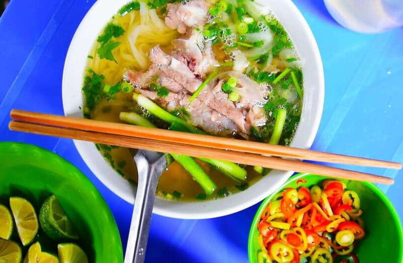 Hanoi: A culinary stroll in private & in French - Authenticity and Value