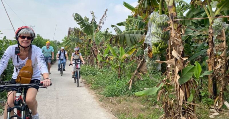 Hanoi: Bike Tour Through Hidden Gems and Banana Island - Navigating Hanoi’s Traffic and Streets