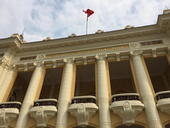 Hanoi By Vespa Tours: HISTORY + CULTURE + SIGHT + FUN 2,5 Hours - Key Points