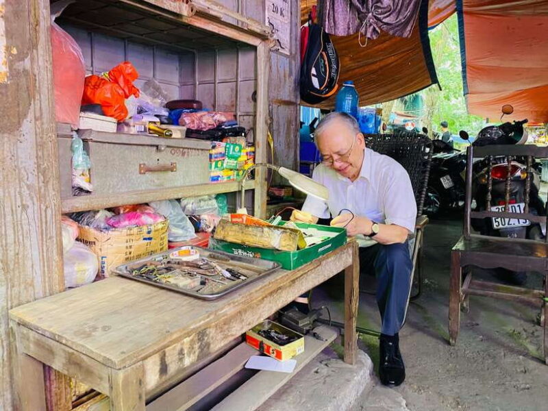 Hanoi: Cho Gioi Vietnam War History Walking Tour - Authenticity and Atmosphere