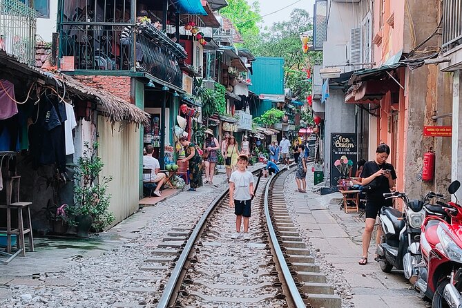 Hanoi city tour and drinking beside railway- group tour - Who Would Enjoy This Tour?