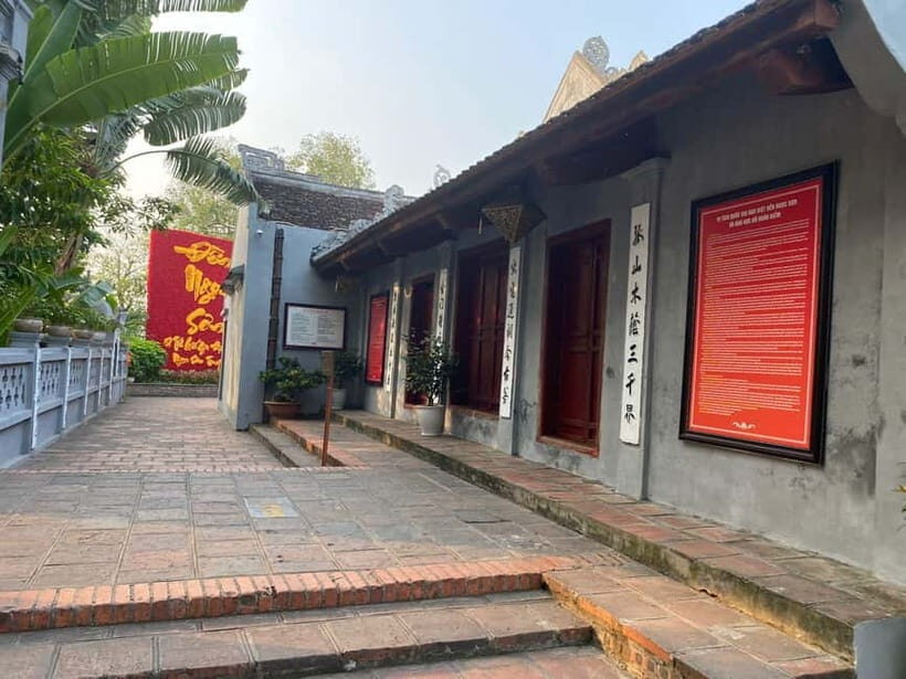 Hanoi City Tour: Private Half-Day & Train Street Visit - Key Points