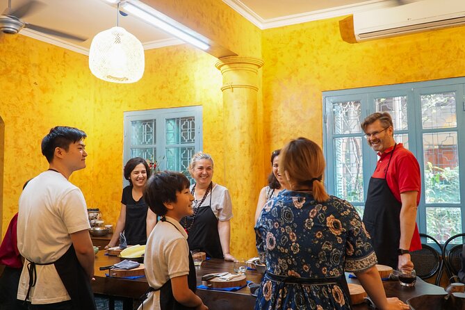 Hanoi Cooking Class: Local Market Tour & Free Local Wine Tasting - What to Expect on the Hanoi Cooking Class & Market Tour