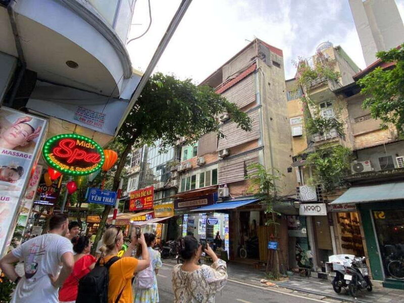 Hanoi Food Tour Visit Train Street Option Walk Motorbike Car - The Itinerary in Detail: What to Expect