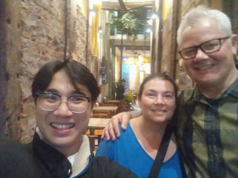 Hanoi: Guided Street Food Tour for small groups - Group Size and Guides