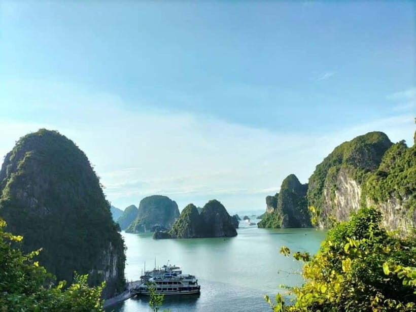 Hanoi-Ha Long 1D: Caves, Islands, Kayak, Lunch & Small Boat - Key Points