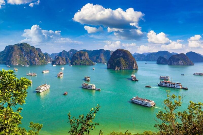Hanoi: Halong Bay Cruise with Lunch, Caves, and Kayaking - What the Tour Includes and What to Keep in Mind