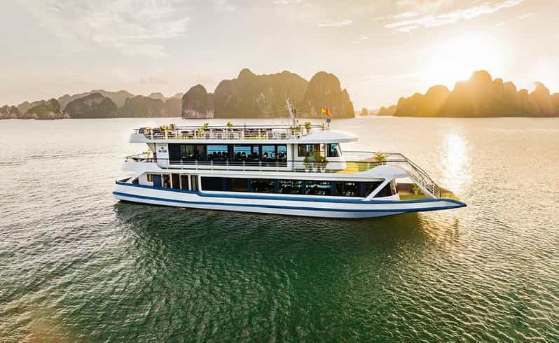 Hanoi- Halong Bay on Daily Cruise 5 * with buffet lunch - Key Points