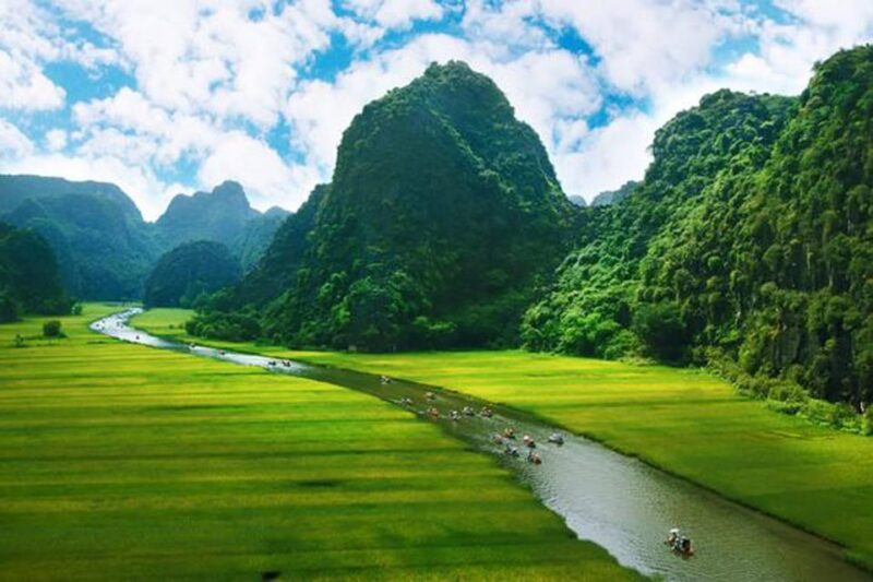 Hanoi: Hoa Lu, Tam Coc and Mua Cave Limo Bus Tour with Lunch - Mua Cave: The Panoramic Perspective