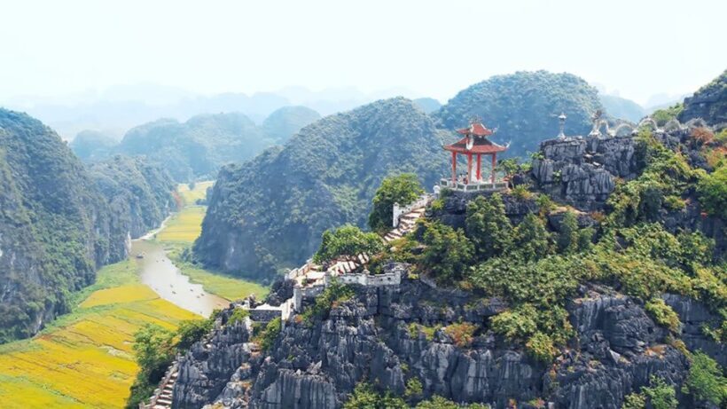 Hanoi: Hoa Lu, Trang An Caves & Mua Cave Day Trip and Lunch - Food and Extras