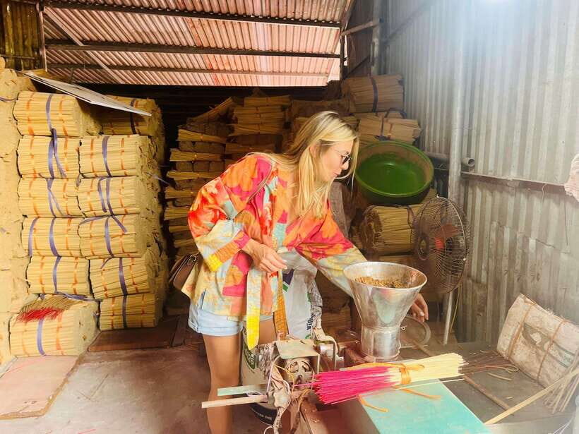 Hanoi: Incense Village, Conical Hat, & City Highlights Tour - City Highlights & Cultural Sights