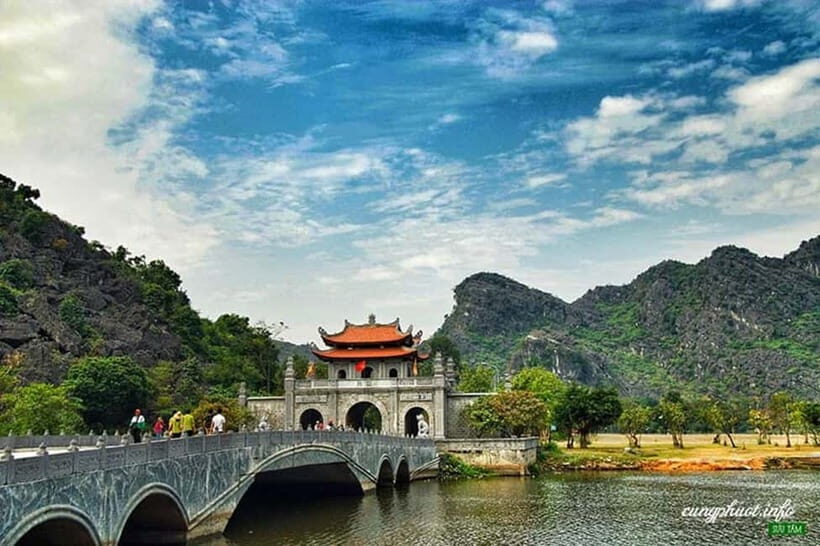 Hanoi: Incense Village, Ninh Binh Hoa Lu, Trang An, Mua Cave - What to Expect on This Full-Day Adventure