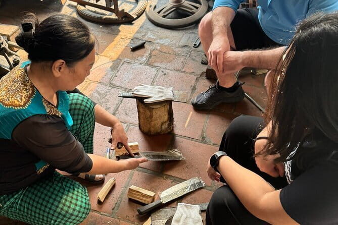 Hanoi Knife-Making Class:Join the Legacy in Blacksmith's Workshop - A Close Look at the Hanoi Knife-Making Class