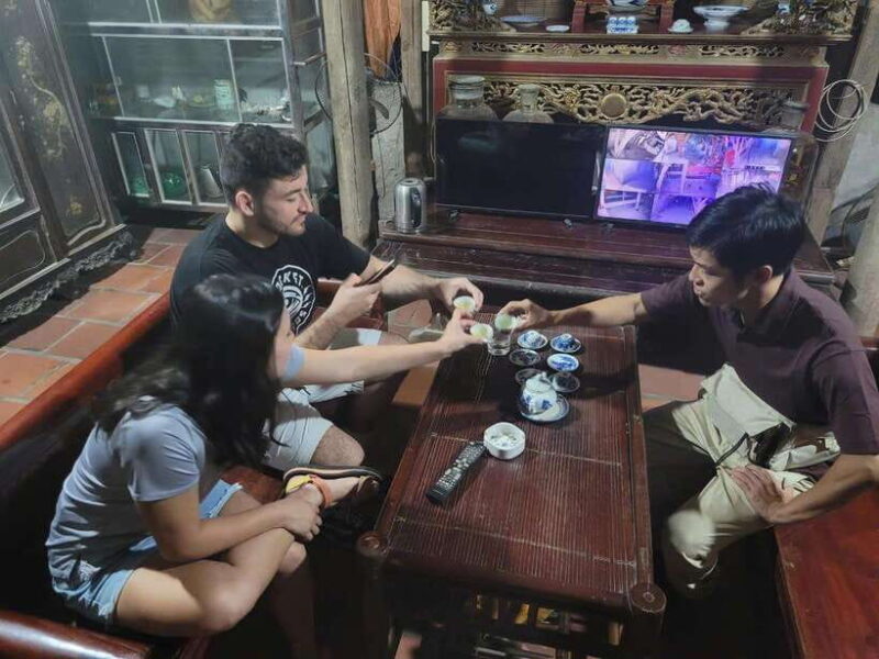 Hanoi: Le Mat Snake Village Tour with 10 Dishes - What Travelers Say