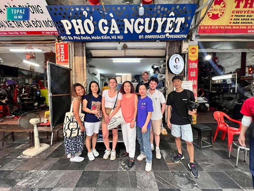 Hanoi: Michelin Guide Street Food Tour with Spa experience - The Itinerary in Detail