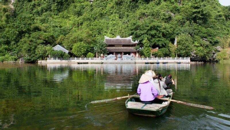 Hanoi: Mua Cave, Tuyet Tinh Coc Pagoda & Trang An Boat Tour - The Cultural and Culinary Highlights