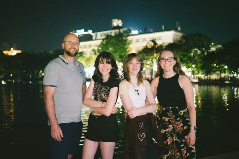 Hanoi Night Portraits: Capture the Citys Vibrance - Hanoi Night Portraits: Capture the City’s Vibrance