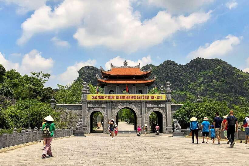 Hanoi/Ninh Binh: 1-Day Tam Coc/Trang An, Hoa Lu & Mua Caves - Detailed Review