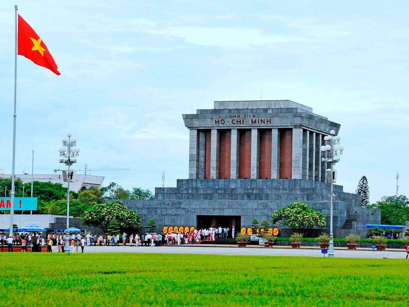 Hanoi Old Quarter City Sightseeing With Water Puppet Show - Key Points