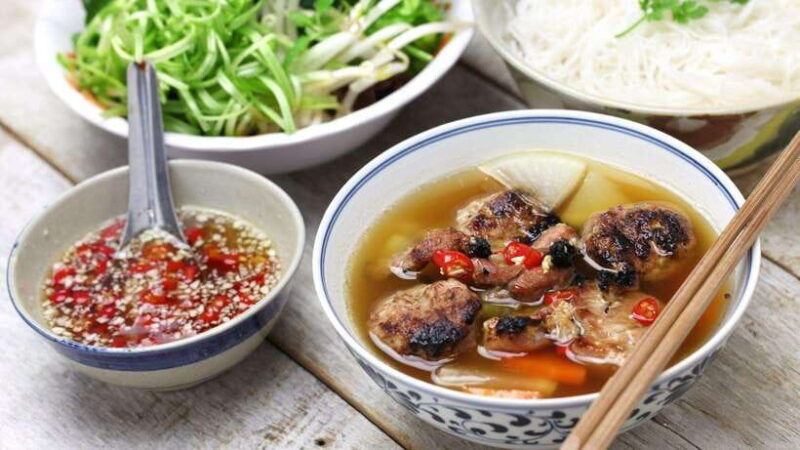 Hanoi: Old Town Street Food Tour with Hotel Pickup - Key Points