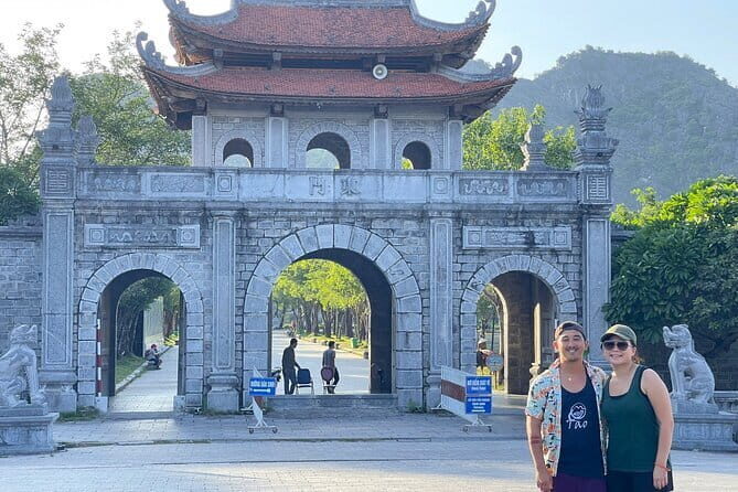 Hanoi Private Day Trip to Hoa Lu, Tam Coc, Mua Cave, Local Family - Authentic Experiences and Highlights
