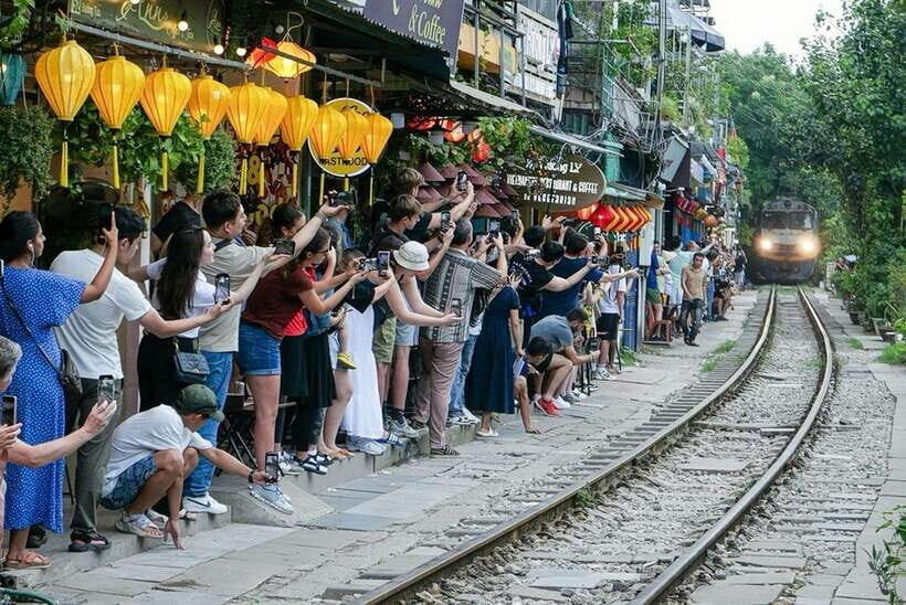 Hanoi: Private Food Tour and Train Street Experience - What Is the Tour All About?