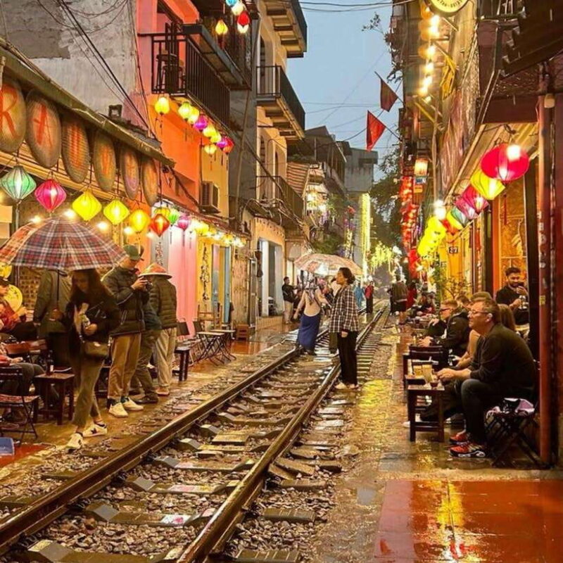 Hanoi: Railway Food Tour and try 4 to 5 dishes - Itinerary Breakdown and Highlights