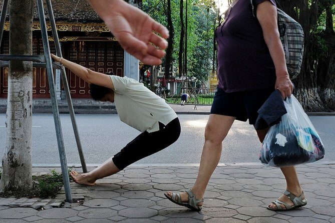 Hanoi street photography workshop with Fujifilm Global Ambassador - Deep Dive into Hanoi’s "Hang" Streets