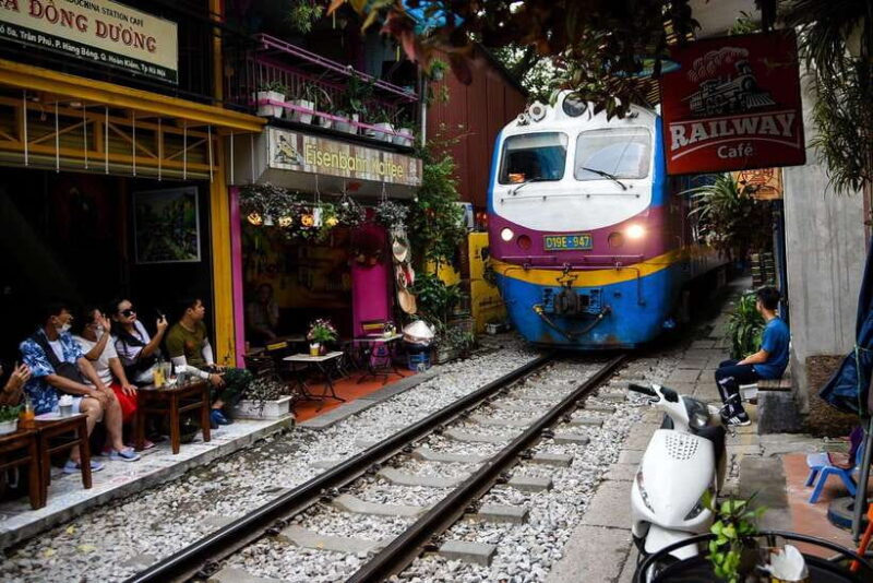 Hanoi: Vietnam War Remnants Museum & Local Train Street - Key Points